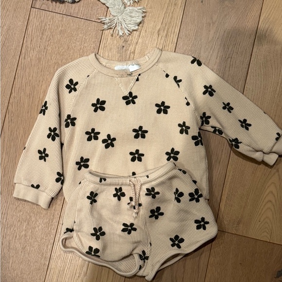 Zara | Matching Sets | Zara Kids Beige And Black Matching Set | Poshmark